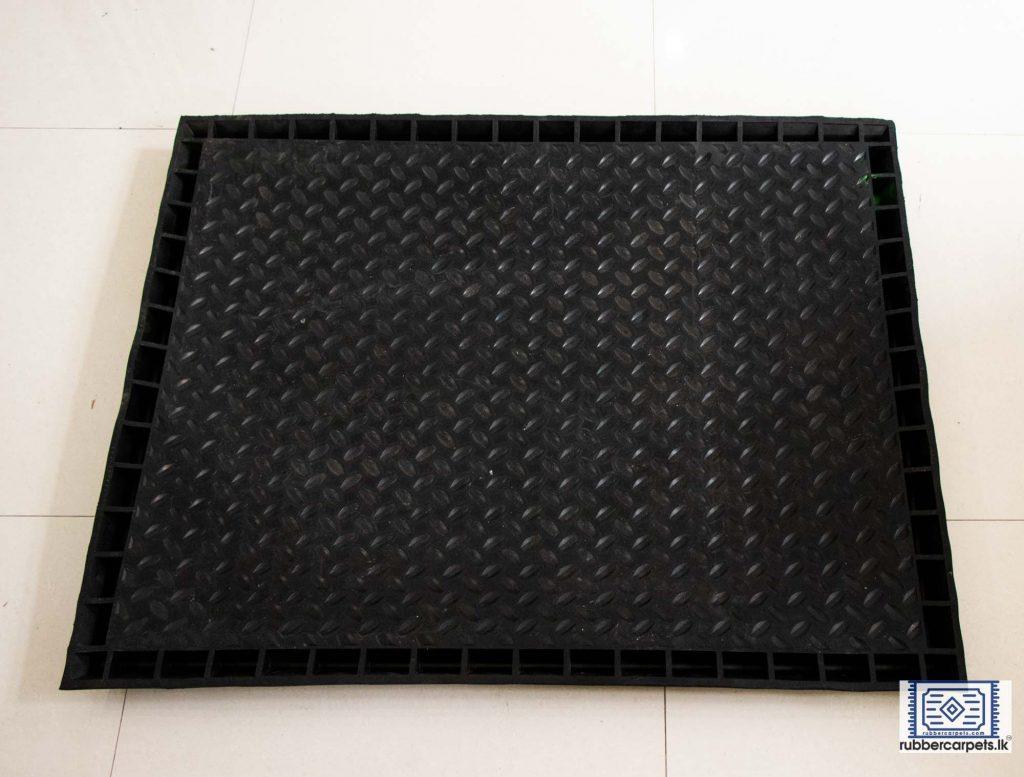 29 Boot Dip Rubber Mat - Black - Rubbercarpets.lk
