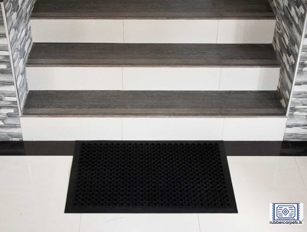27 Shop Front Rubber Carpet - Medium - Rubbercarpets.lk
